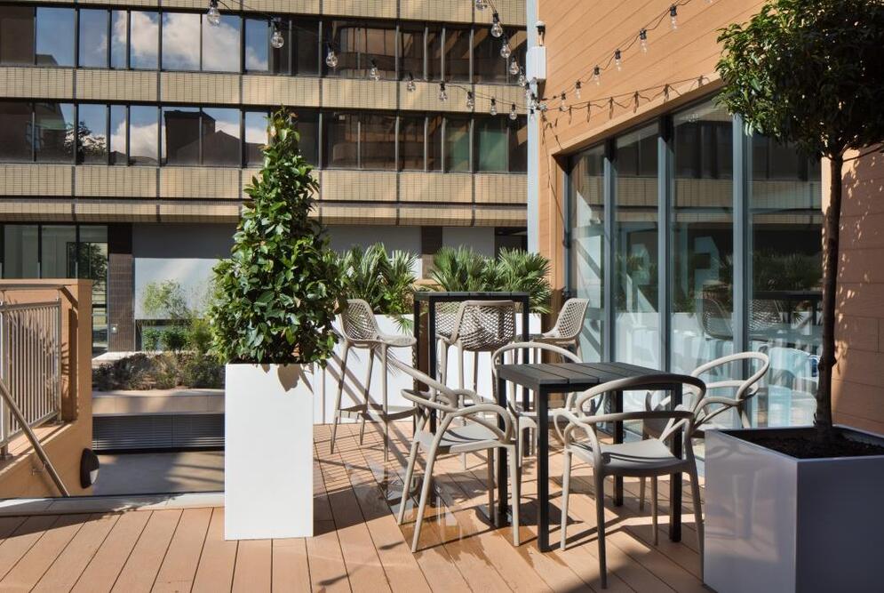 Fountain Precinct, Balm Green, Sheffield, South Yorkshire | Commercial ...